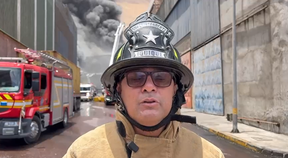 Bomberos Denuncian Falta De Apoyo Logístico En Incendio Que Devastó Dos ...